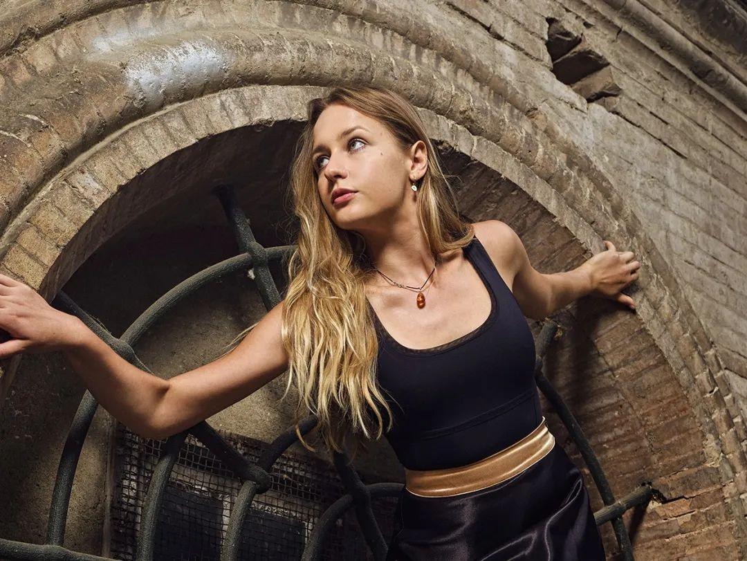 新镜丨使用GF20-35mmF4 R WR创造超现实梦幻视角 - 知乎