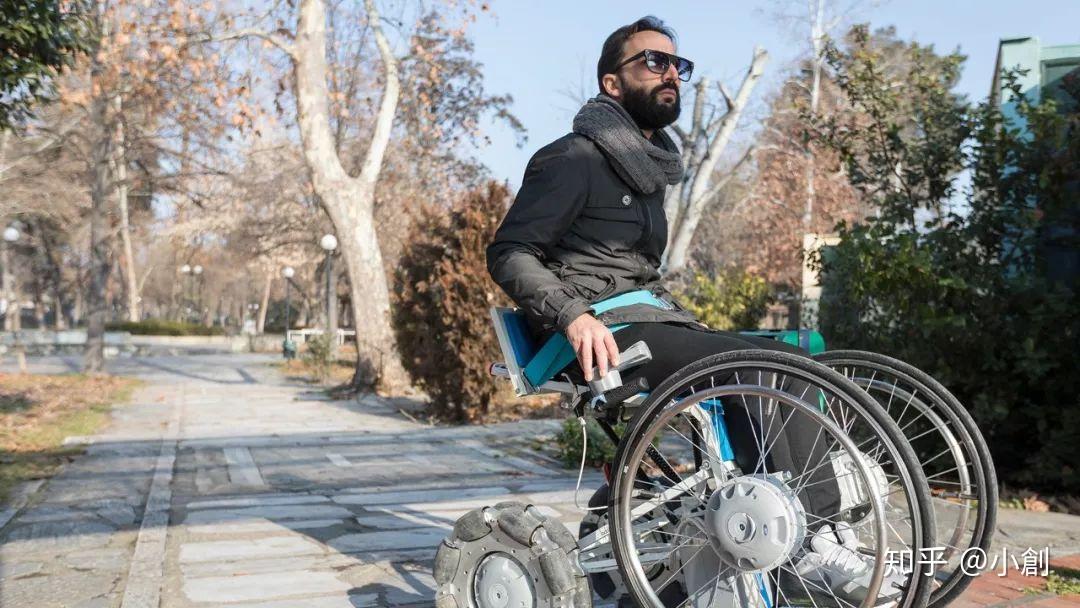 这简直是“社交”轮椅！外骨骼和动力轮椅结合，能站能坐，上下自如 - 知乎