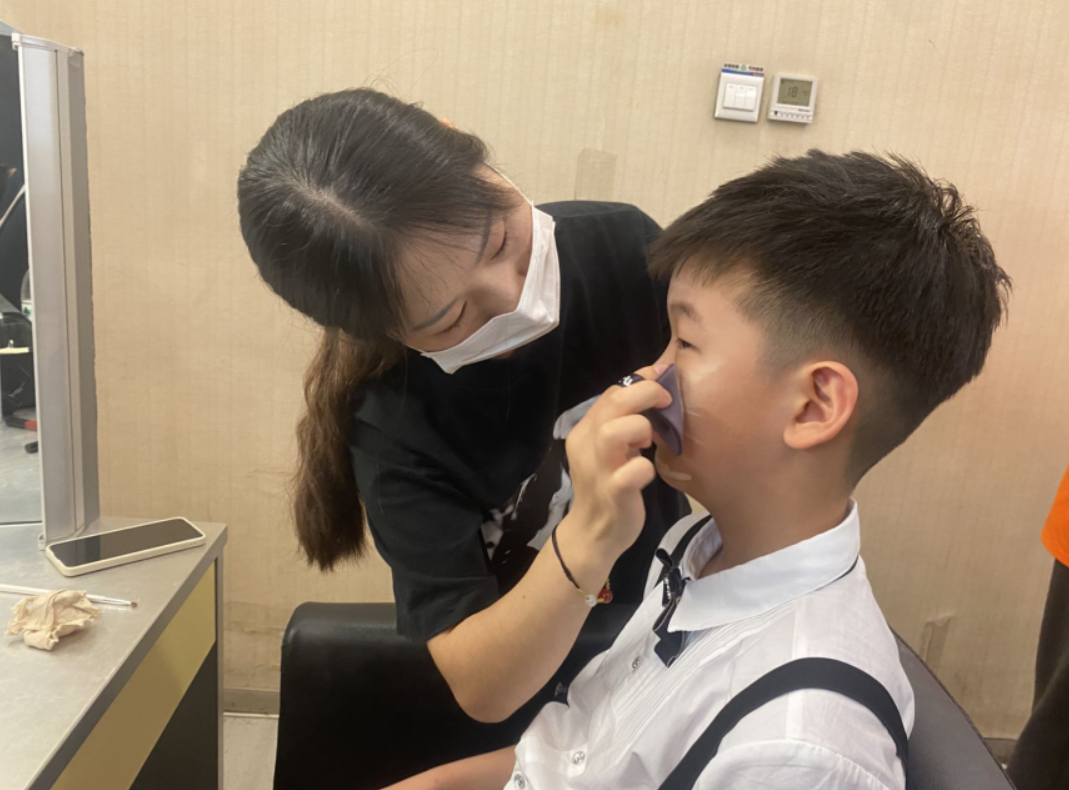化妆培训学校如何选,未来能做职业化妆师吗 知乎