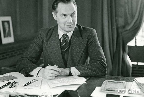 Sir Christopher Chancellor遗物圣米迦勒及圣乔治勋章和女王加冕典礼纪念奖章一套 - 知乎