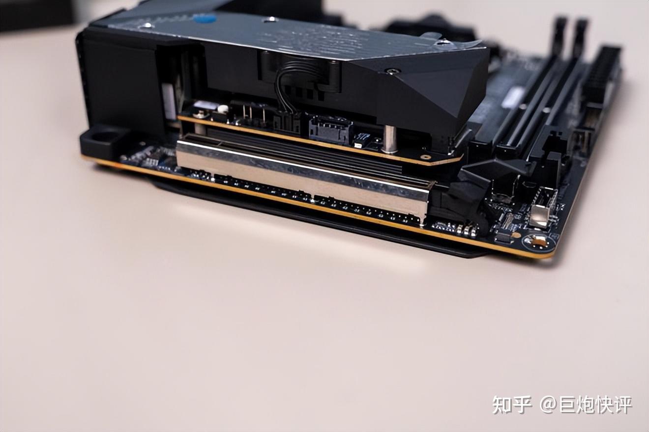 用料优秀接口丰富！技嘉B650I AORUS ULTRA主板拆解 - 知乎