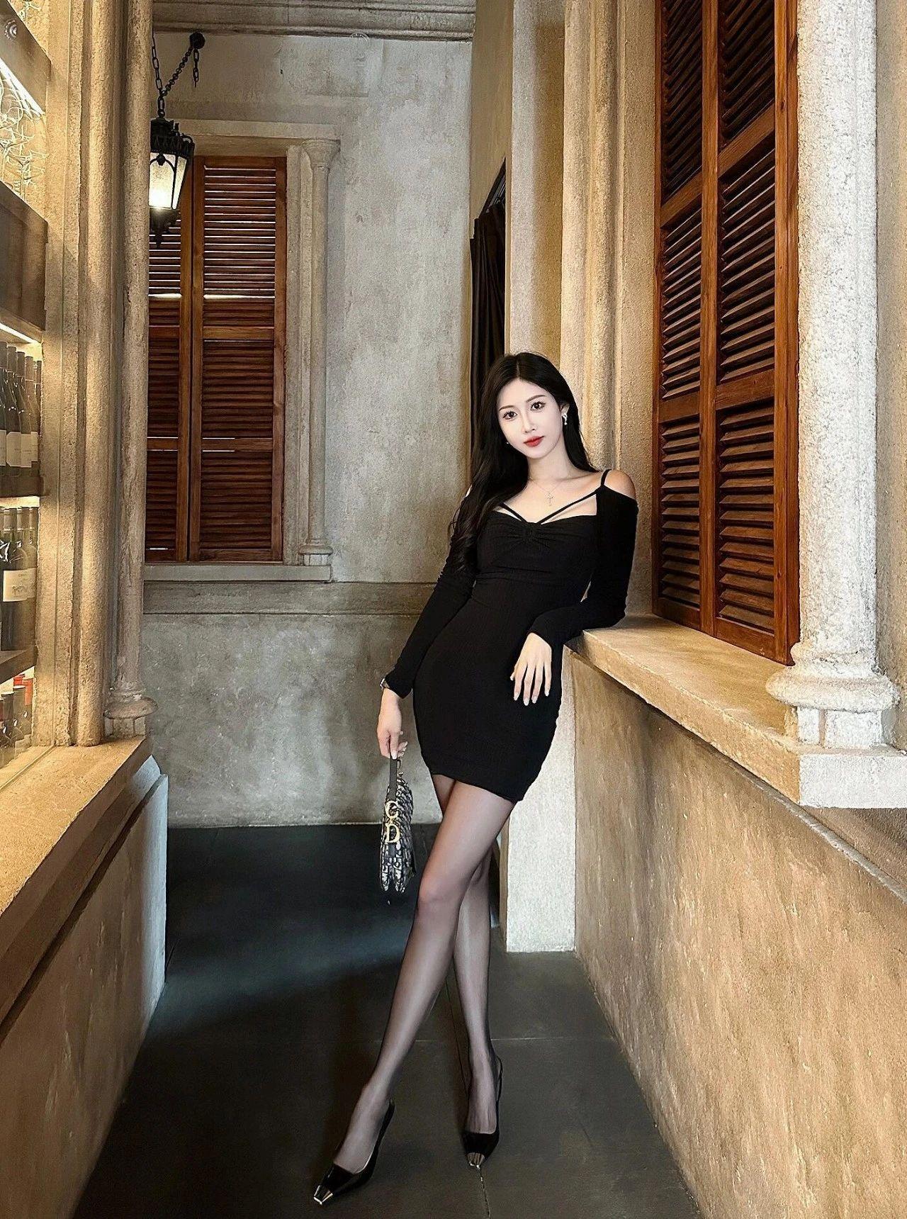 艺术家气质黑丝丨169cm 45kg黑丝+黑裙穿搭指南：打造优雅艺术家气质服饰搭配 - 知乎