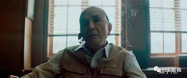 如何评价杨紫琼主演的电影《瞬息全宇宙》？