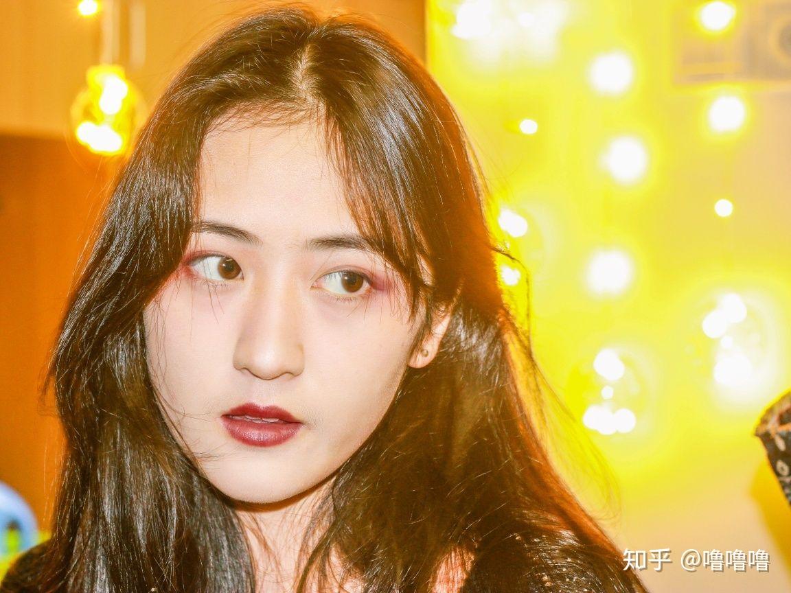 高中时素颜就好看的女生长大化妆后岂不是逆天吗？