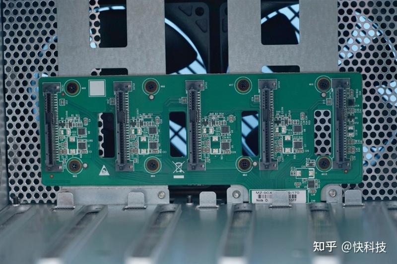 旗舰级配置 价格仅2000元出头！联想个人云存储X1s评测：不只是家庭存储中心 - 知乎