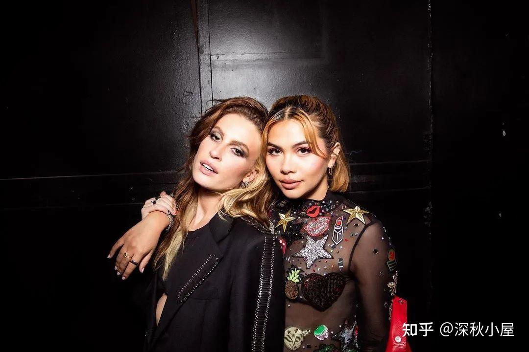 她半裸，姬情，写歌怼前任 - 知乎