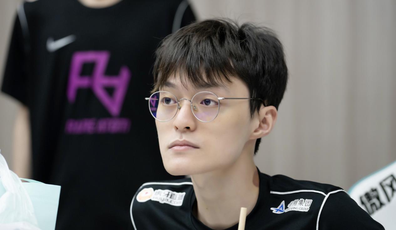 RNG对决RA，上单差距明显，欧宝电竞看好RNG上野联动发挥！ - 知乎