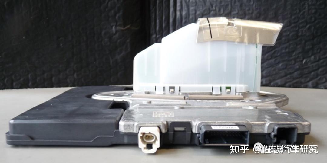 通用、奔驰、沃尔沃、PSA下一代T-Box拆解，C-V2X终于大规模上市 - 知乎