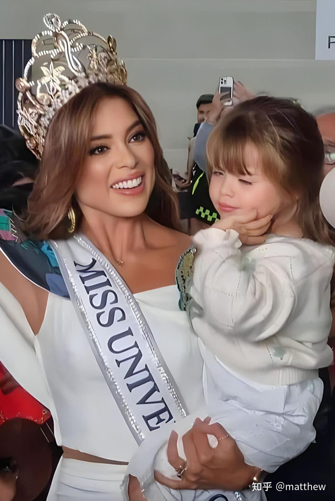 哥伦比亚美女抱着女儿参加环球小姐比赛 - 知乎