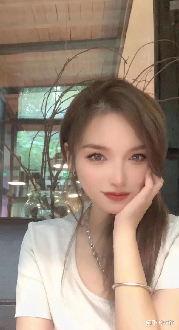 性感小姐姐 知乎
