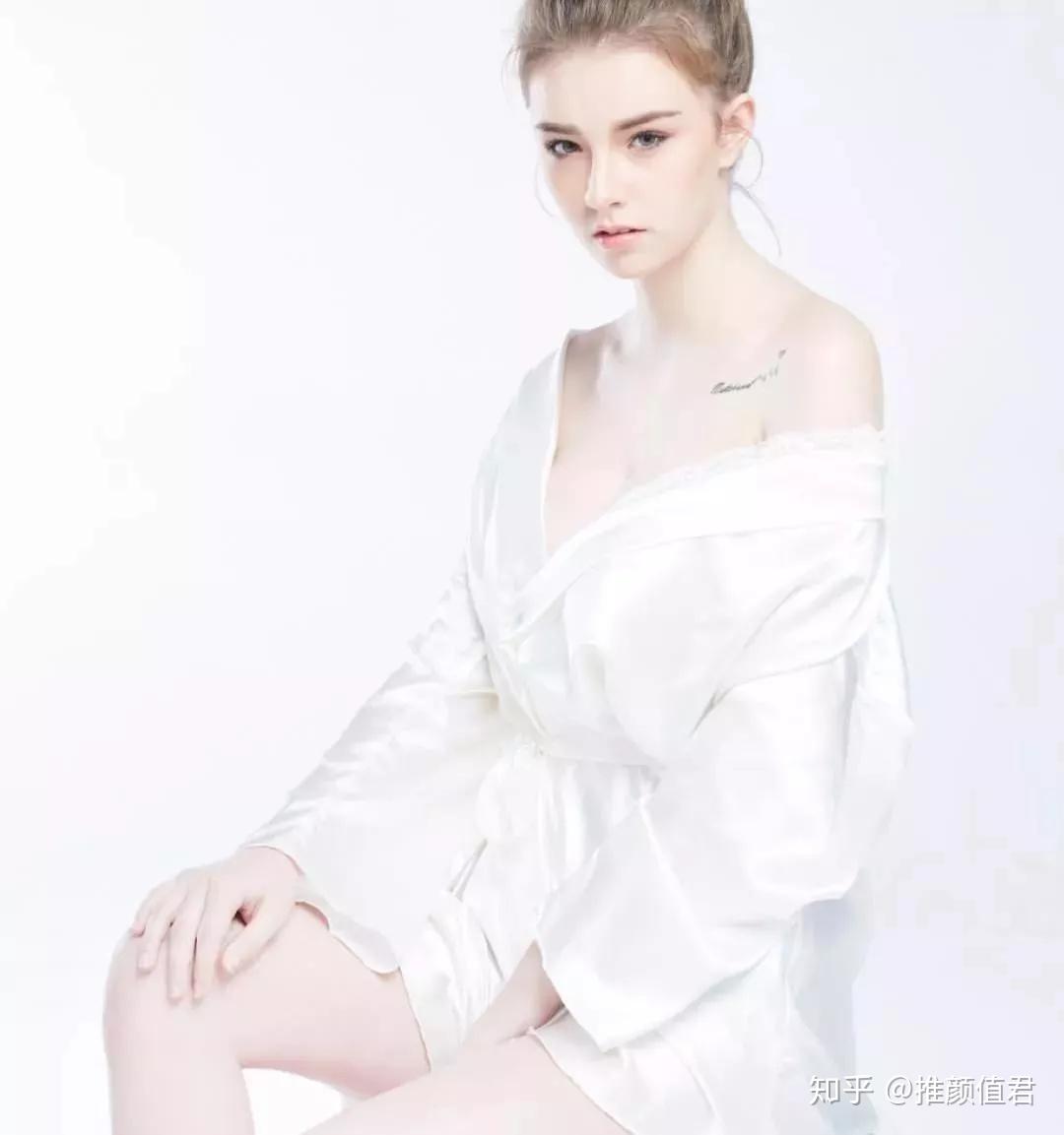 Jessie Vard就是那个拥有E罩杯和神仙胴体的少女 - 知乎