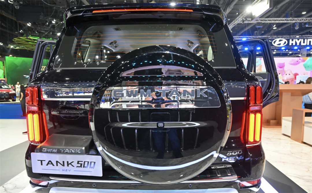 搭载2.0T混动+9AT！新版坦克500海外首发 国内才是完全版？ - 知乎