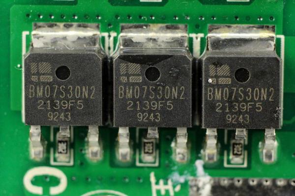 拆解报告：Yoobao羽博200W多功能便携式储能电源EN2 - 知乎