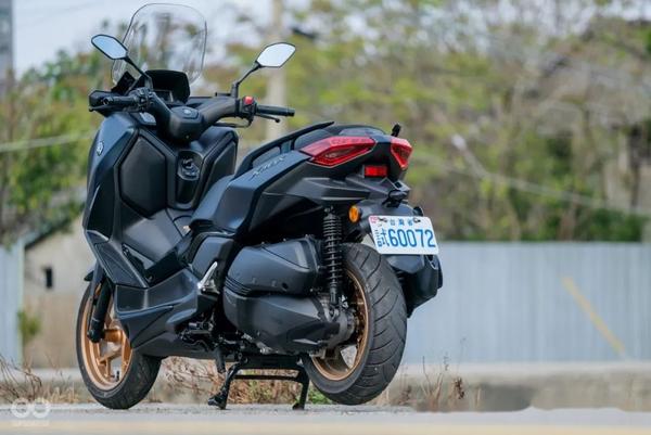 高科技傍身 2023款雅马哈Xmax300 试驾 - 知乎