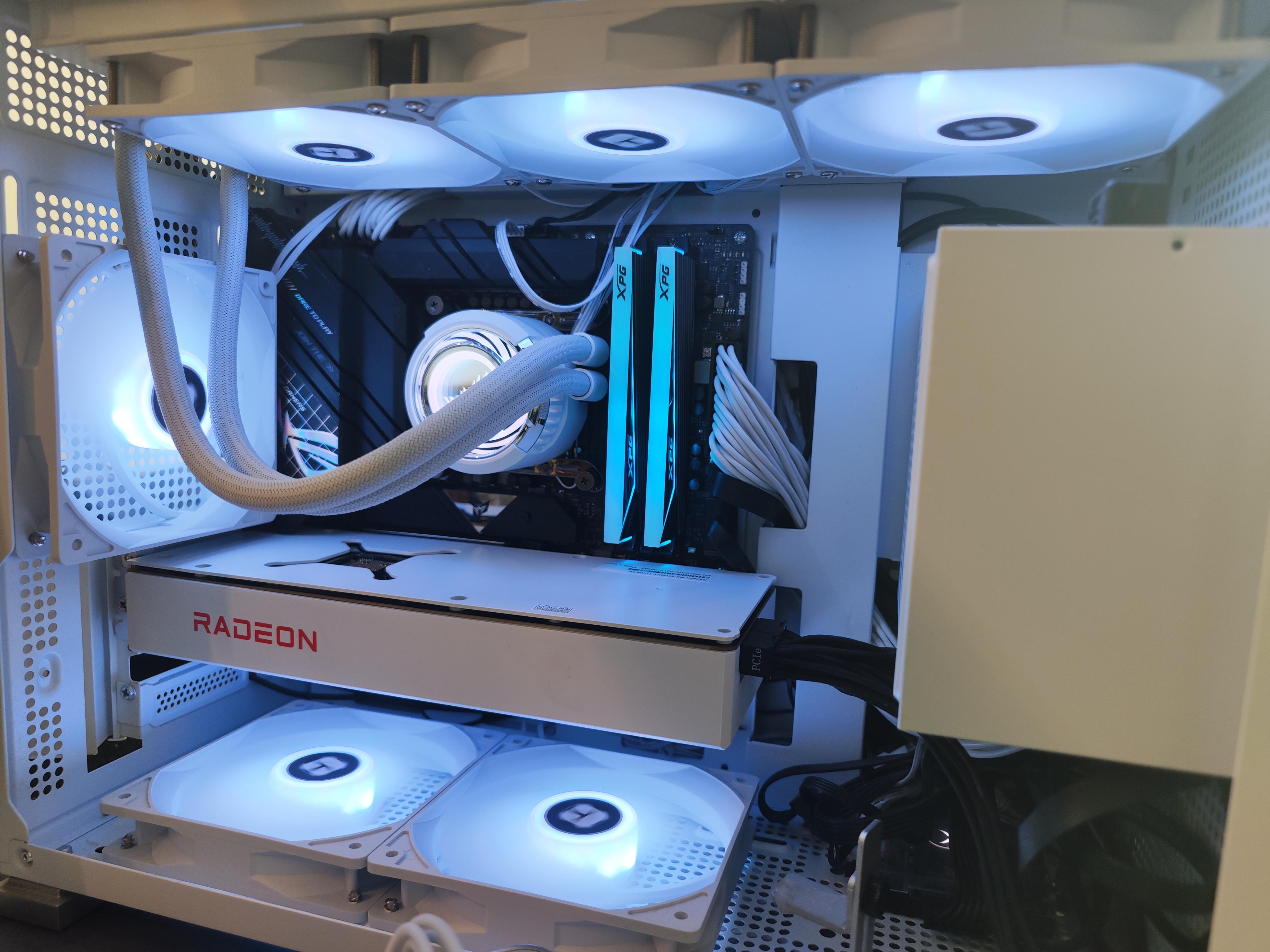 800多块的纯白RX5700XT，颜值爆表的翻新矿卡，买前还是三思... - 知乎