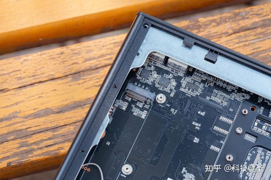 既能游戏又能AIO的家用小主机——铭凡MS-A1开箱体验 - 知乎