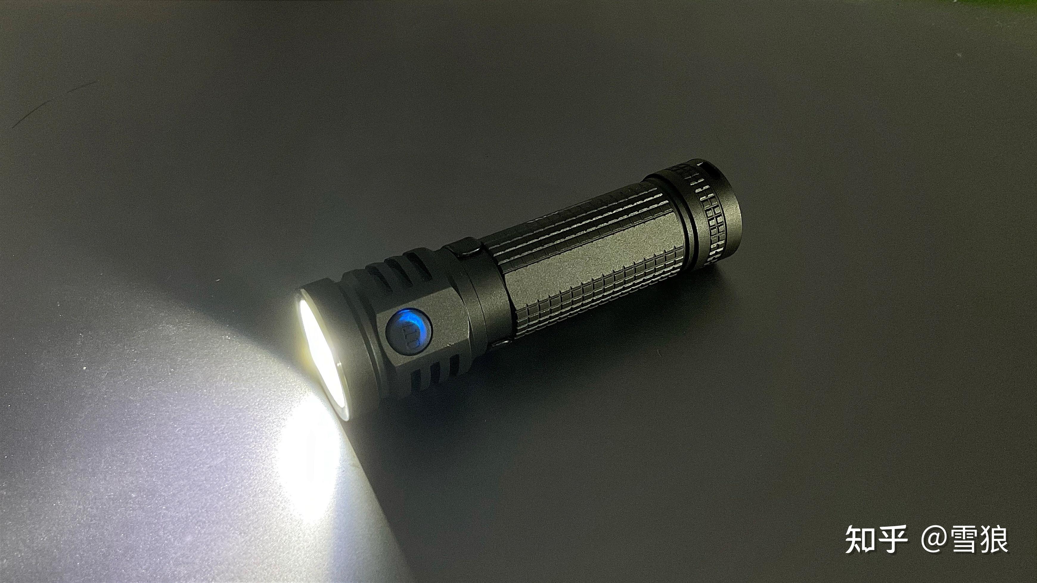麻雀虽小，五脏俱全——在路上最小18650手电M4K上手体验 - 知乎