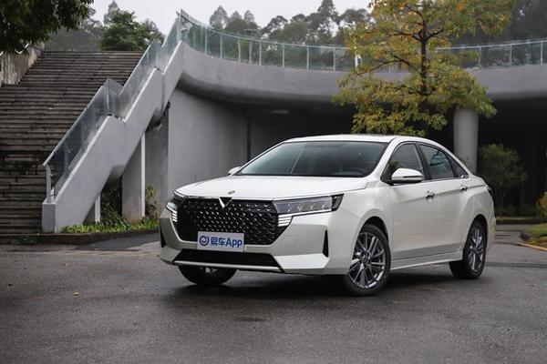 10万元买加长版“轩逸” 抢先试驾启辰D60 PLUS - 知乎