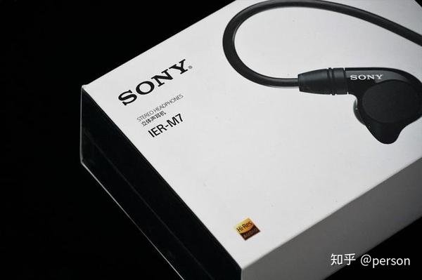 比IER-M9漂亮 黑色镜面机身 低频劲爽 索尼IER-M7评测