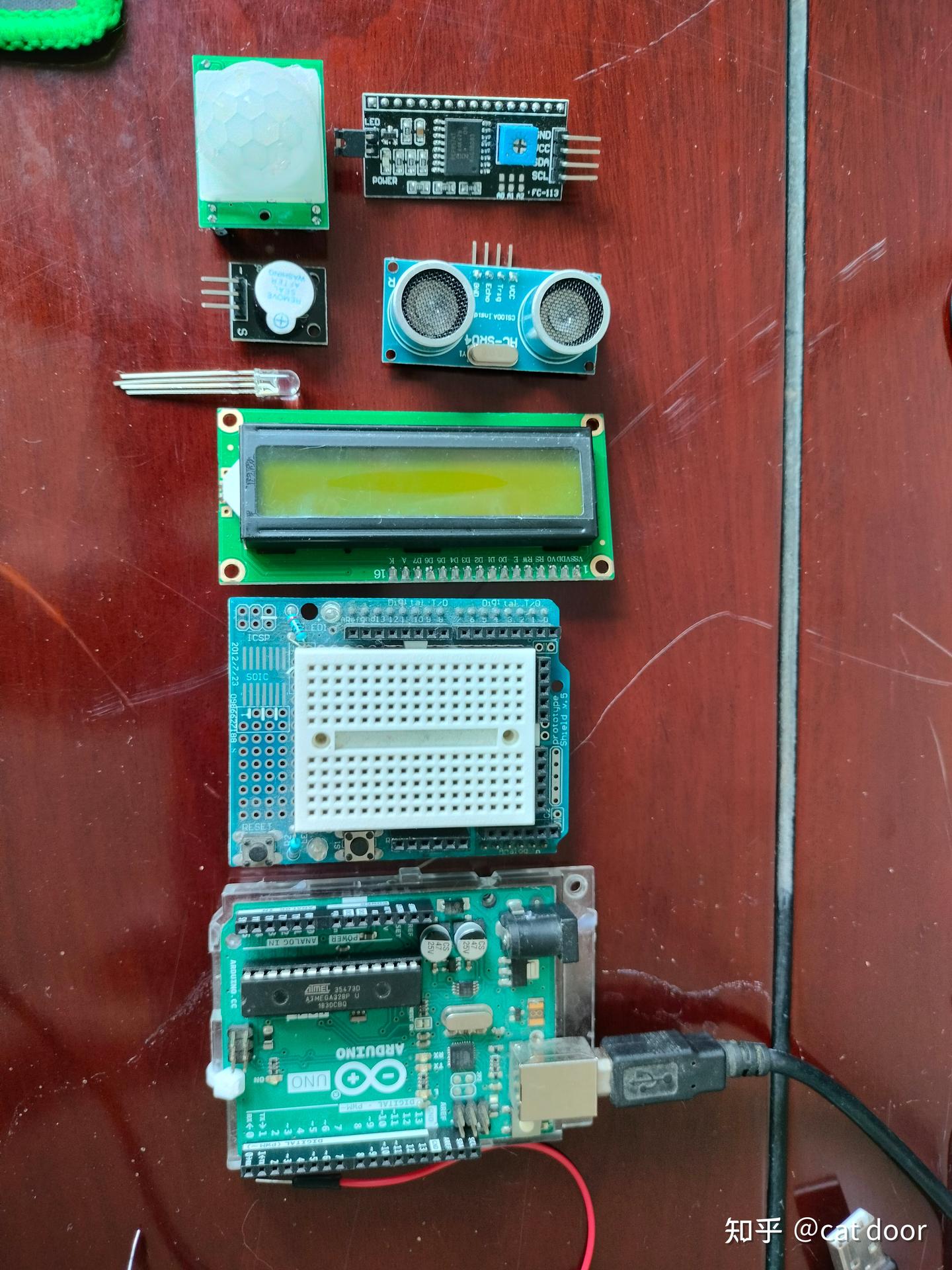 与Kimi.AI一起玩Arduino IDE 01:简易测距安保系统 - 知乎