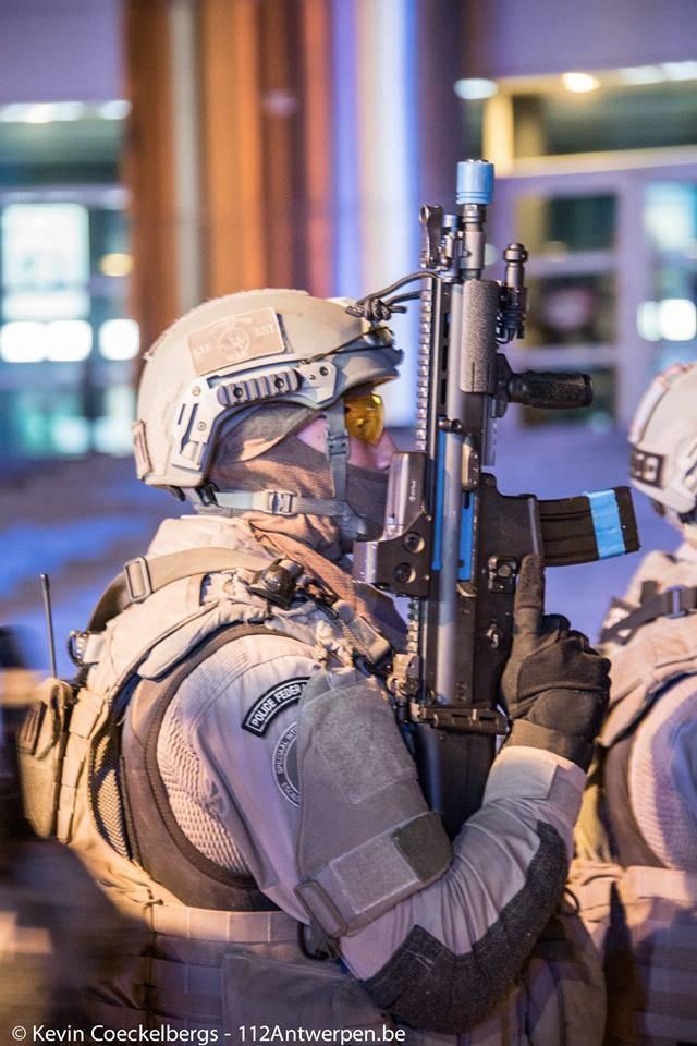 美国和俄罗斯的警察部队有大规模的装备突击步枪吗？ - 知乎