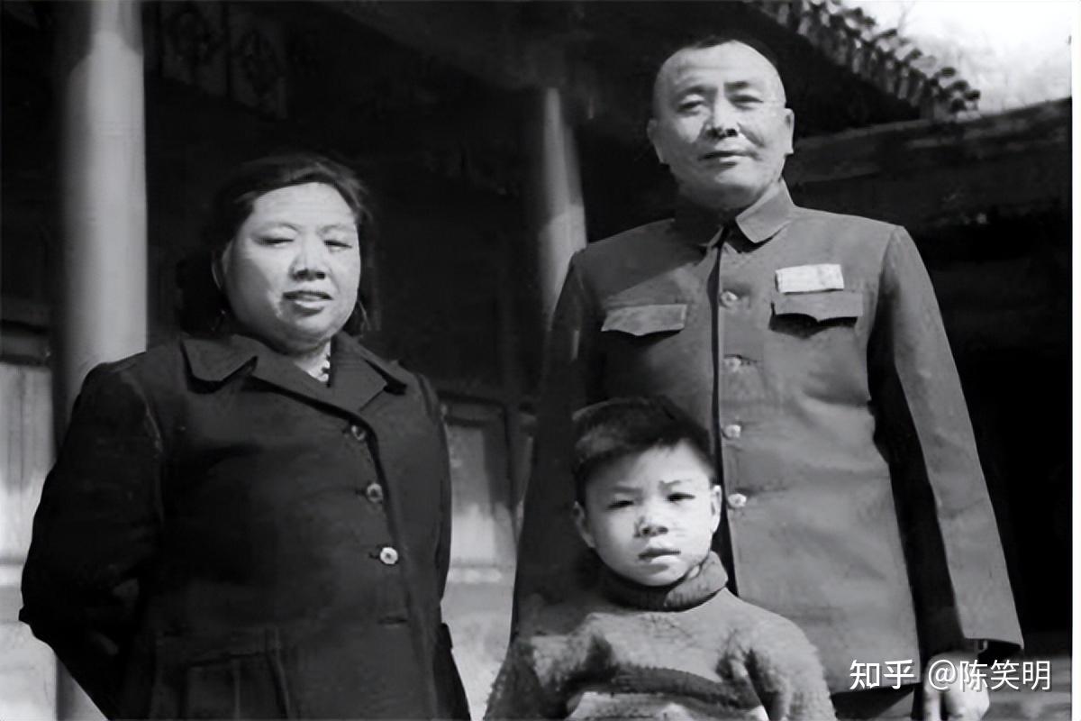 55年授衔时，授衔少校以上的43位女军官及其丈夫都是谁？ - 知乎