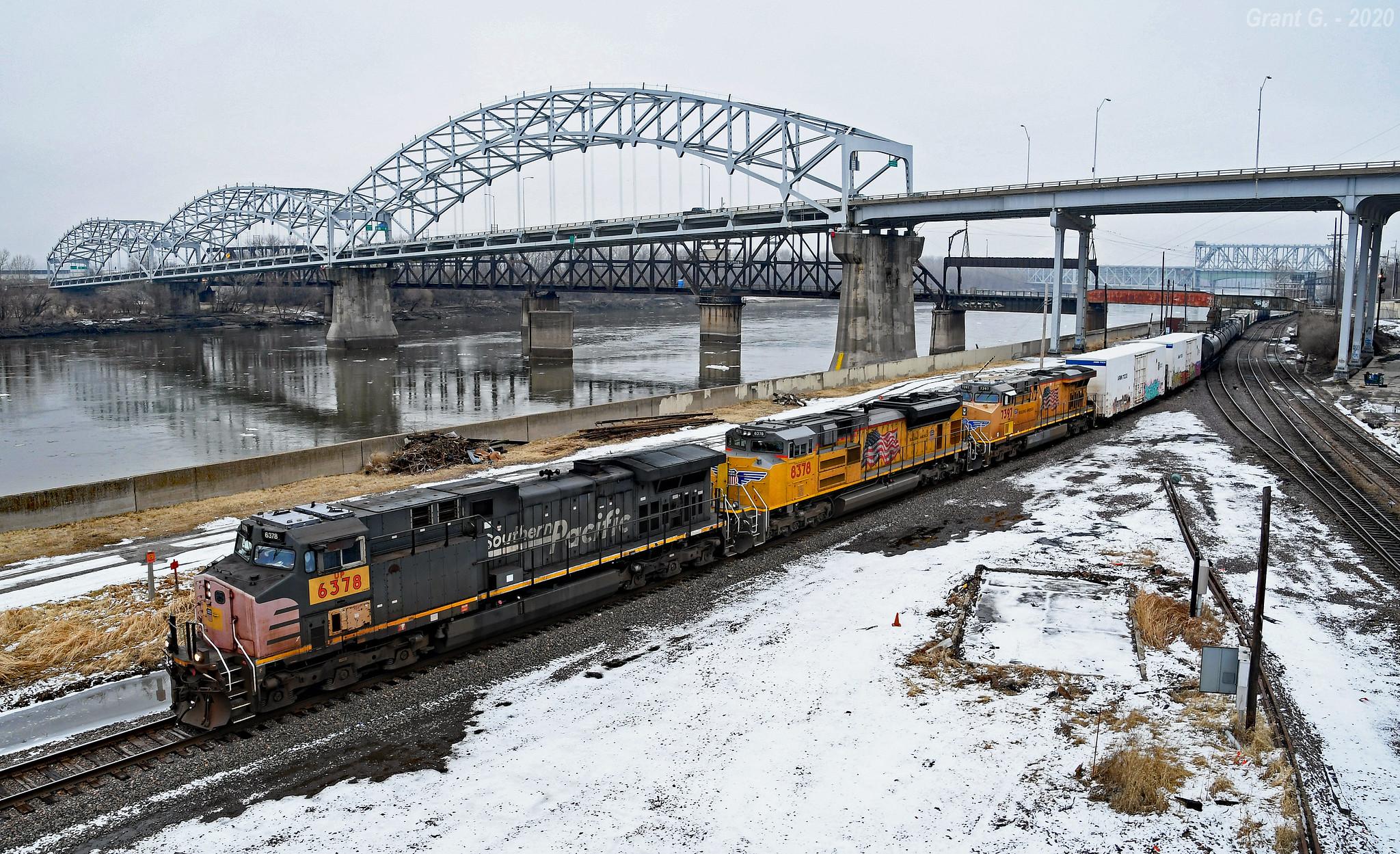 【科普】为重载运输而生的美国联合太平洋铁路AC44CW型和AC44CW-CTE型内燃机车 - 知乎