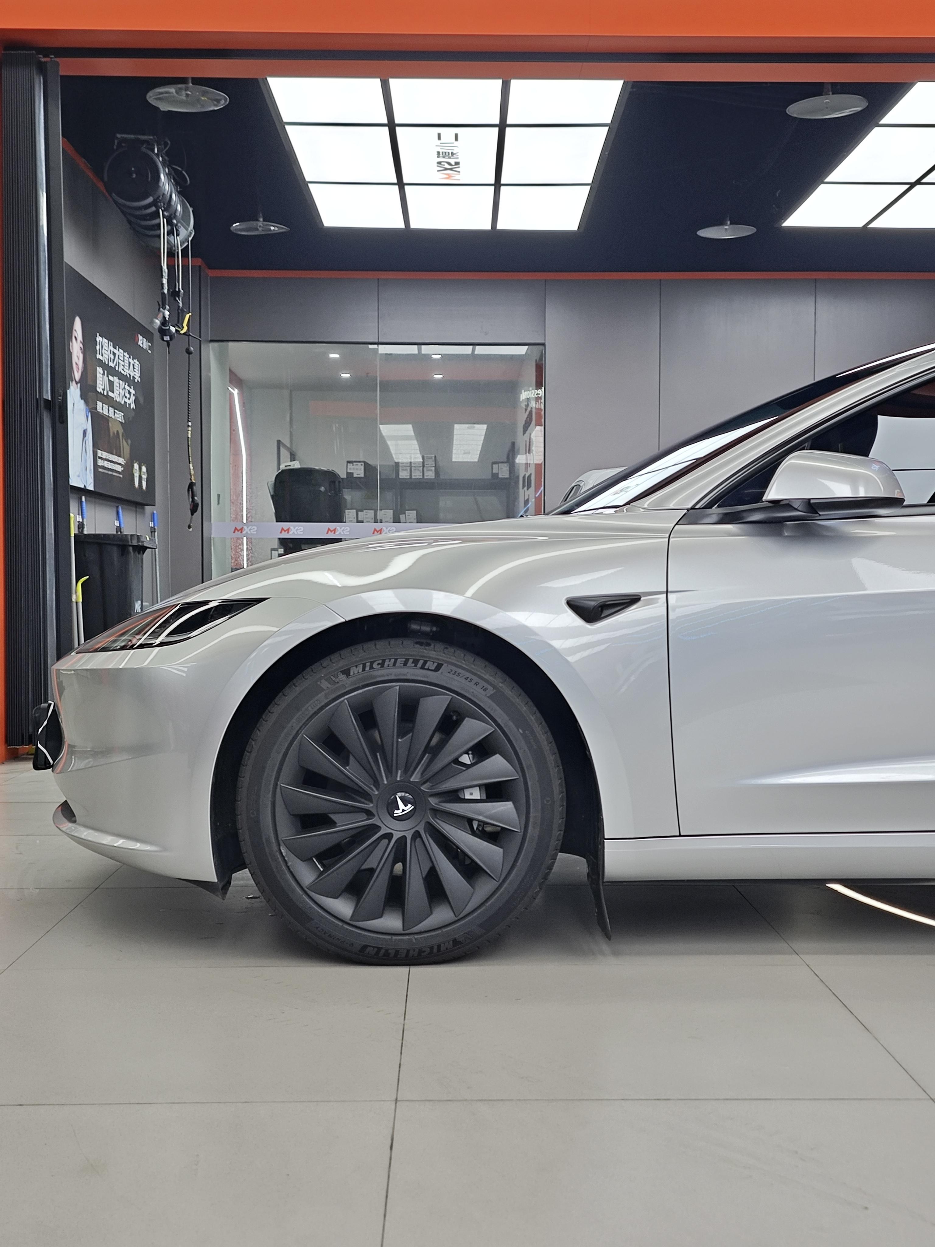 特斯拉 Model 3 GT 银：冷冽科技的流动盛宴 - 知乎