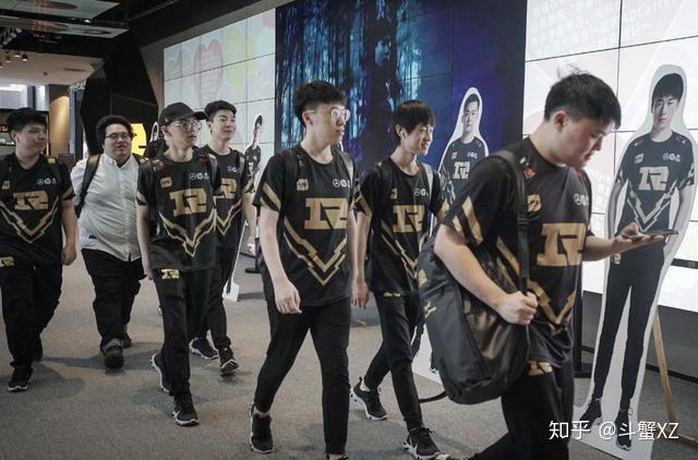 落后8K强势翻盘OMG UZI薇恩自带BGM - 知乎