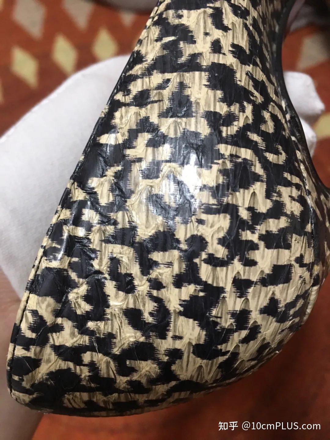 cl so kate蛇纹红底高跟鞋 99新正品38.5码，so kate，12-12.5厘米高度 - 知乎