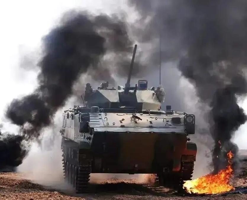 ZBD-03式伞兵战车：空中利刃，陆地先锋 - 知乎