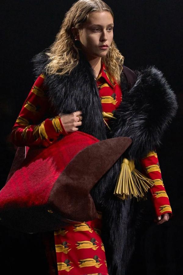 揭秘Daniel Lee的Burberry首秀｜Burberry 2023秋冬系列。 - 知乎