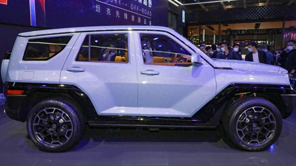 馈电越野不打折，坦克700要上3.0T插混，油耗低于3L？ - 知乎