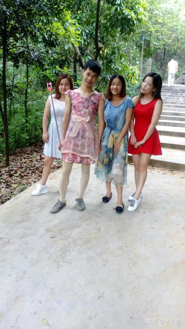 男生可以穿白色连裤袜吗?