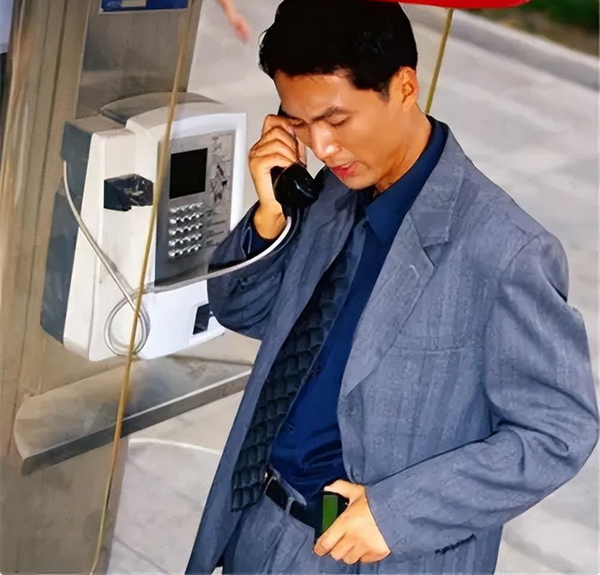 90年代很火的“BB机”，曾一台卖两千，现在用它还有信号吗？ - 知乎