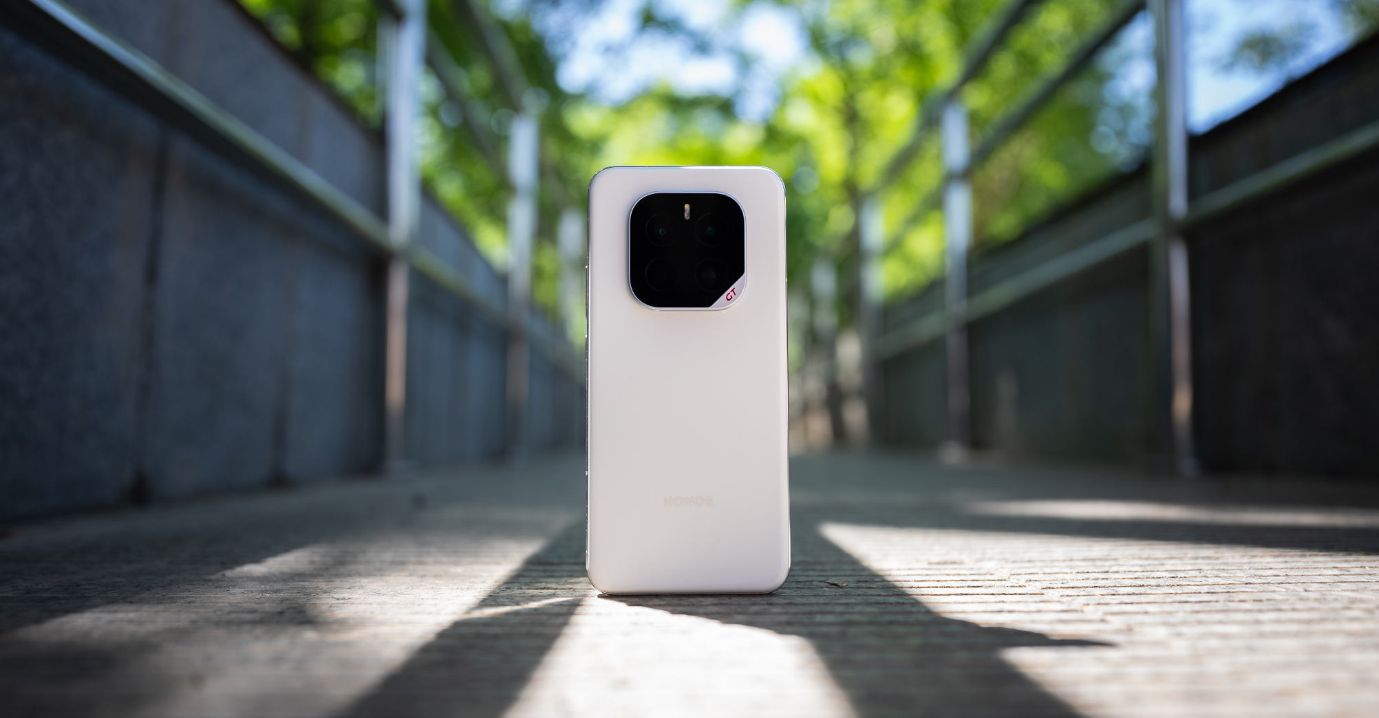 荣耀GT pro对比荣耀magic 7，哪款更香？看完分析就明白 - 知乎