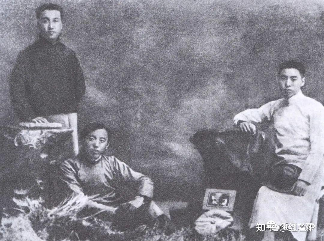 照片背后的故事:周恩来与王朴山、常策欧合影赏析 知乎