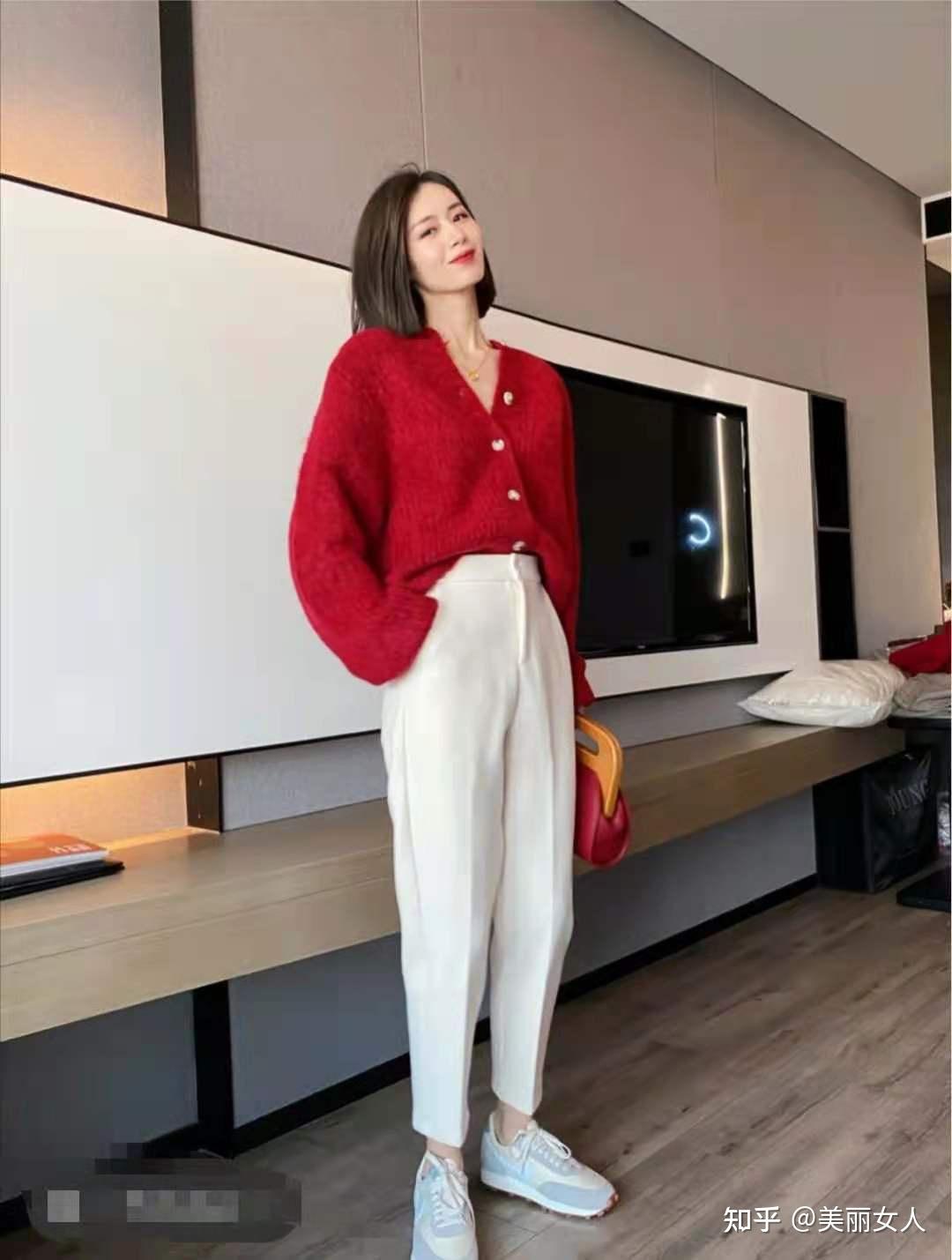 红色毛衣配什么颜色裤子好看高级 - 知乎