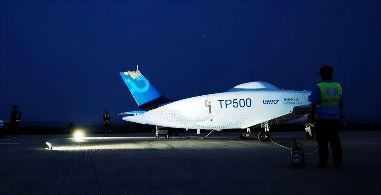 航空运输也要无人化？世界首架无人运输机已试飞，航程达1800公里 - 知乎