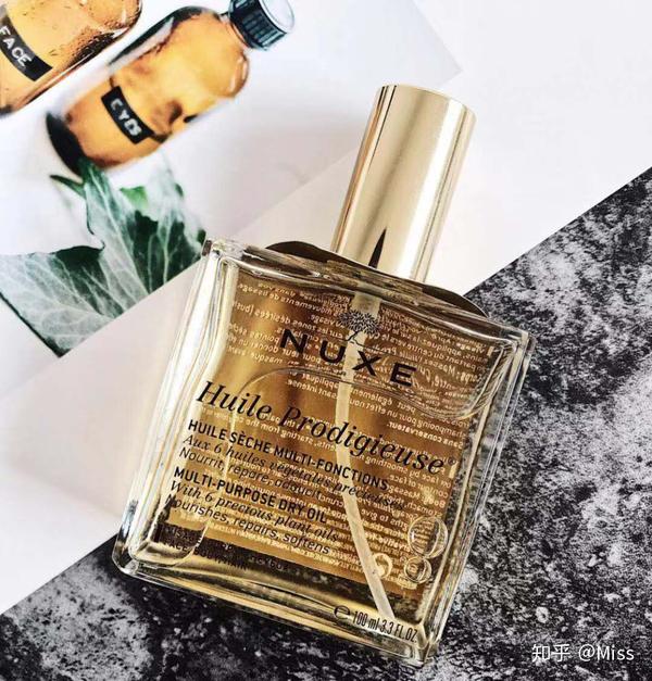 “油”你才不枯燥：精油和洗护这对cp才能抚平发丝的狂躁 - 知乎