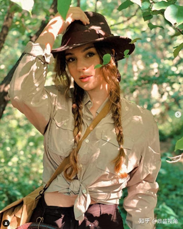 塔亚·米勒(Taya Miller)女绿巨人你见过，但你看过女美国美队吗？ - 知乎