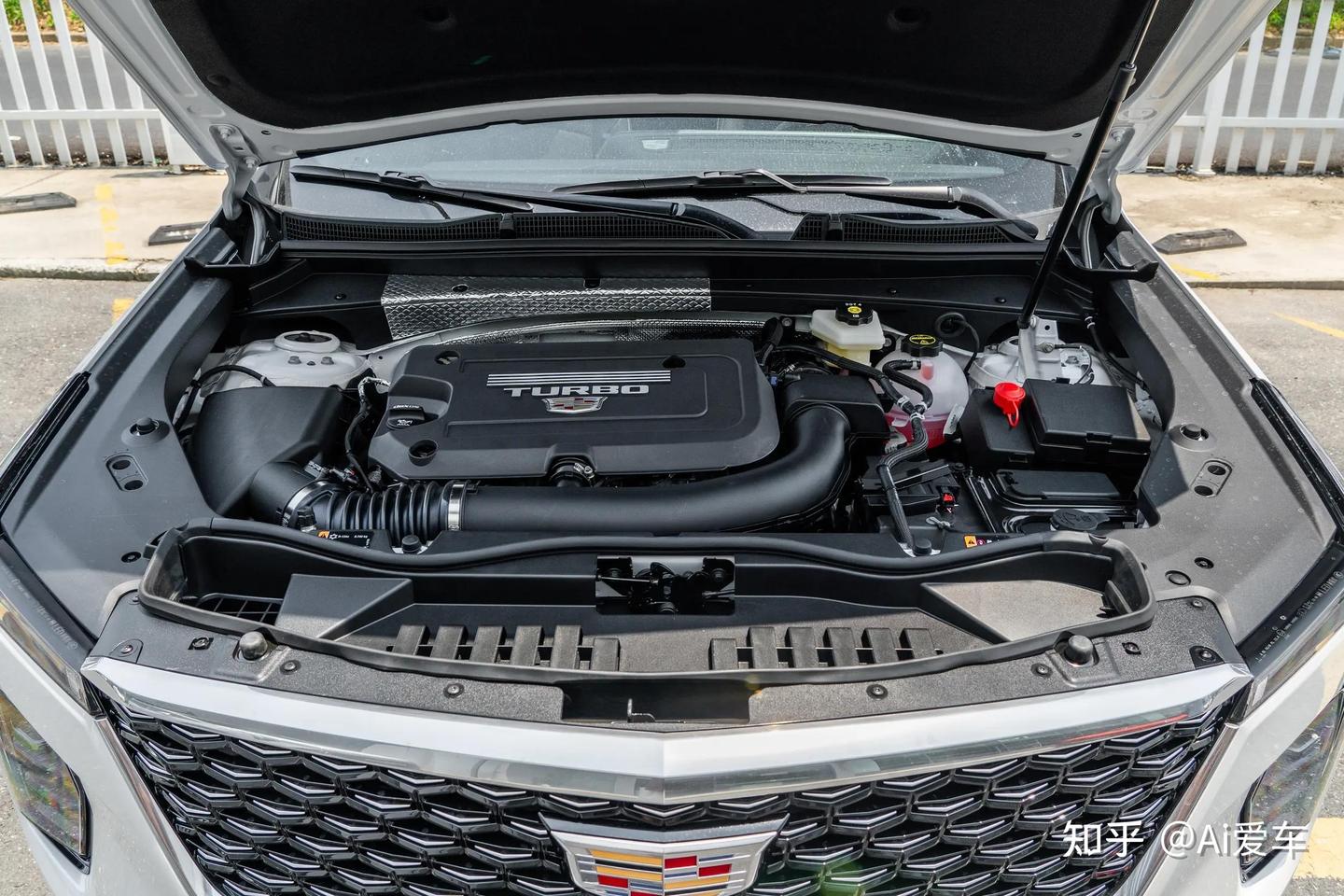 凯迪拉克XT4月销371台！从27万跌到15万，没人懂 - 知乎