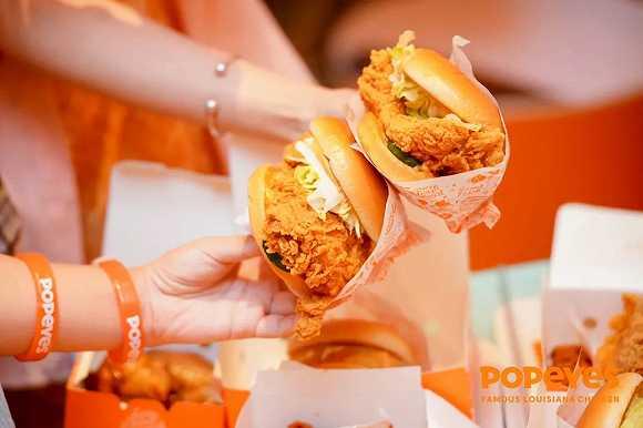 Popeyes中国首店回归！我们和Tims天好中国CEO卢永臣在现场吃炸鸡 - 知乎