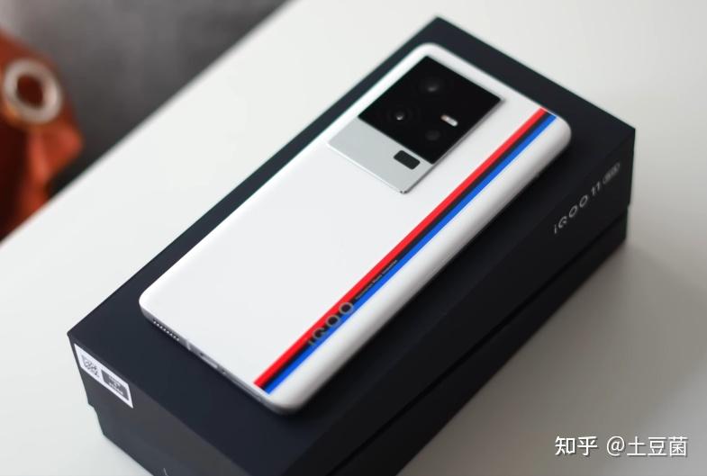 相差200元，iQOO11和小米13怎么选？内行人深度分析不选错 - 知乎