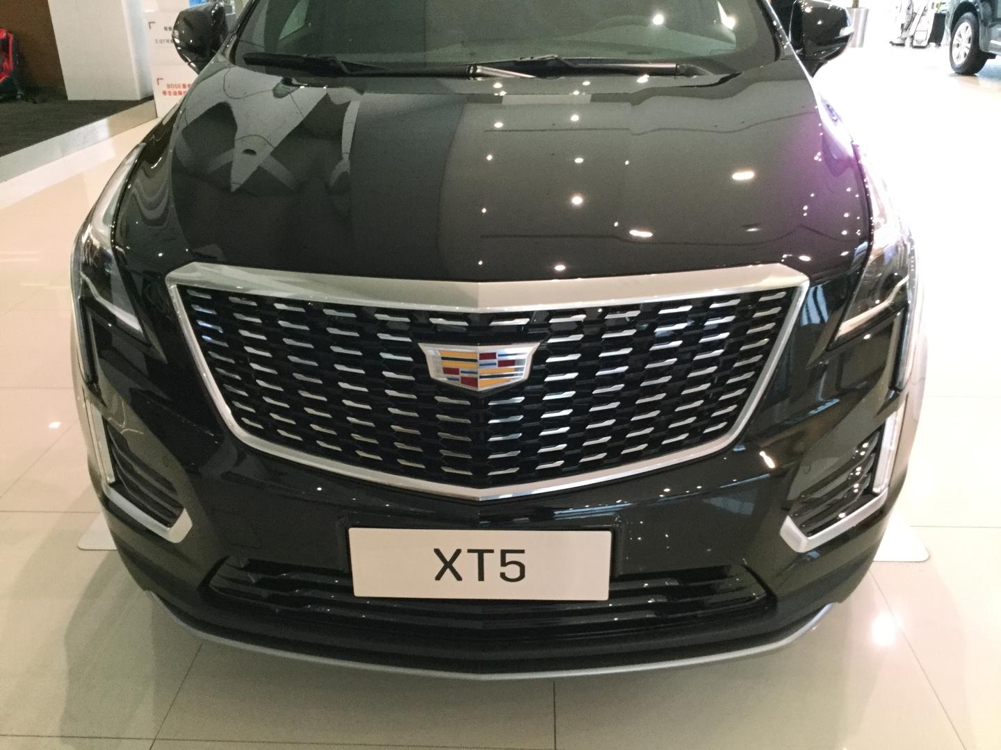 2021款凯迪拉克XT5到店实拍！黑色涂装质感足，配2.0T+感应后备厢 - 知乎