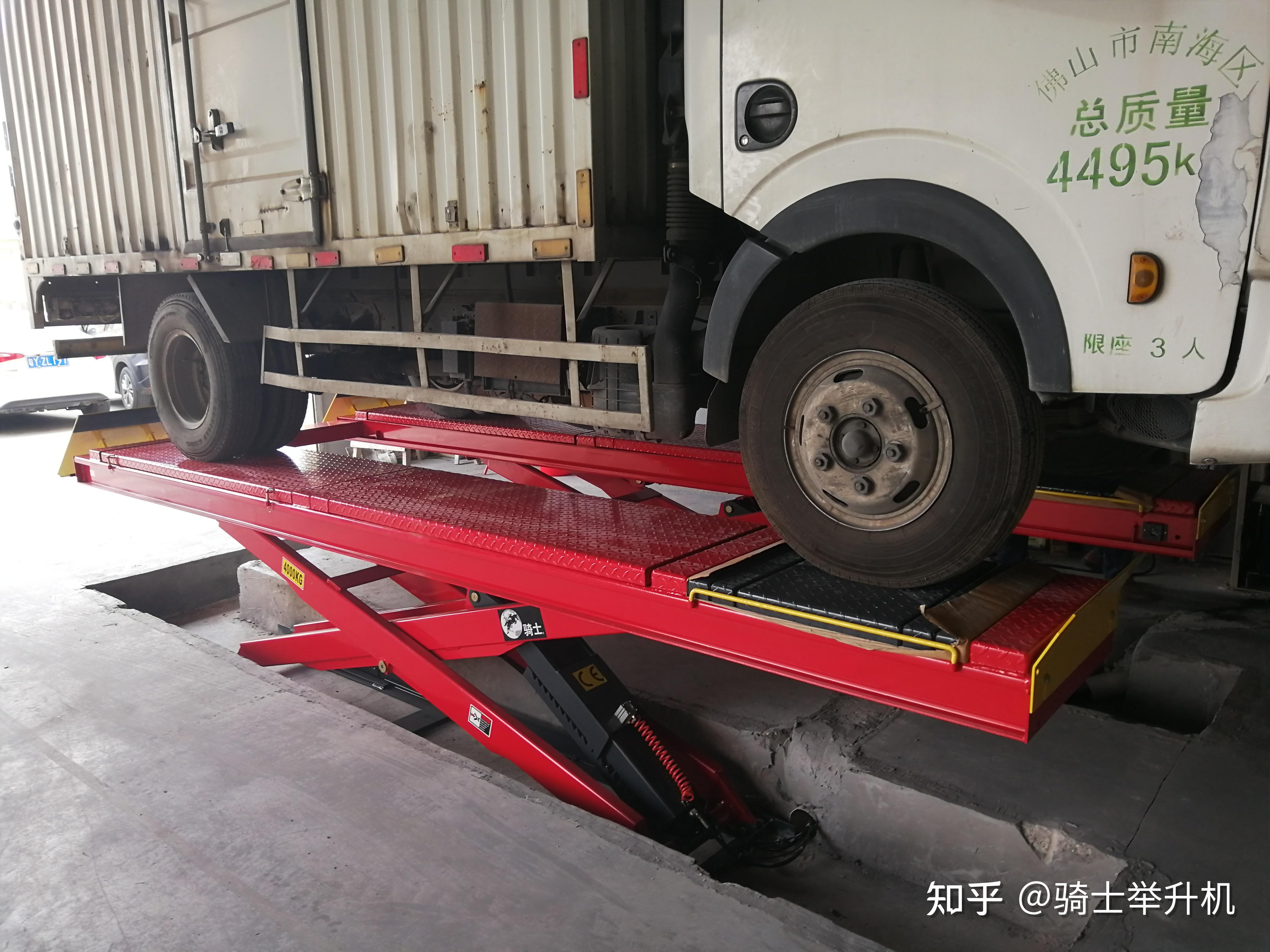 骑士举升机告诉你四柱举升机和大剪举升机，哪个更安全？ - 知乎