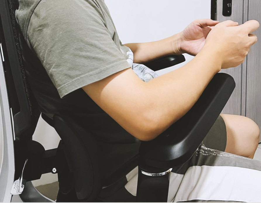 2025年人体工学椅横评对比！黑白调E3 Pro、保友金豪b 2代、西昊Doro C300、永艺 Flow530人体工学椅怎么选？ - 知乎