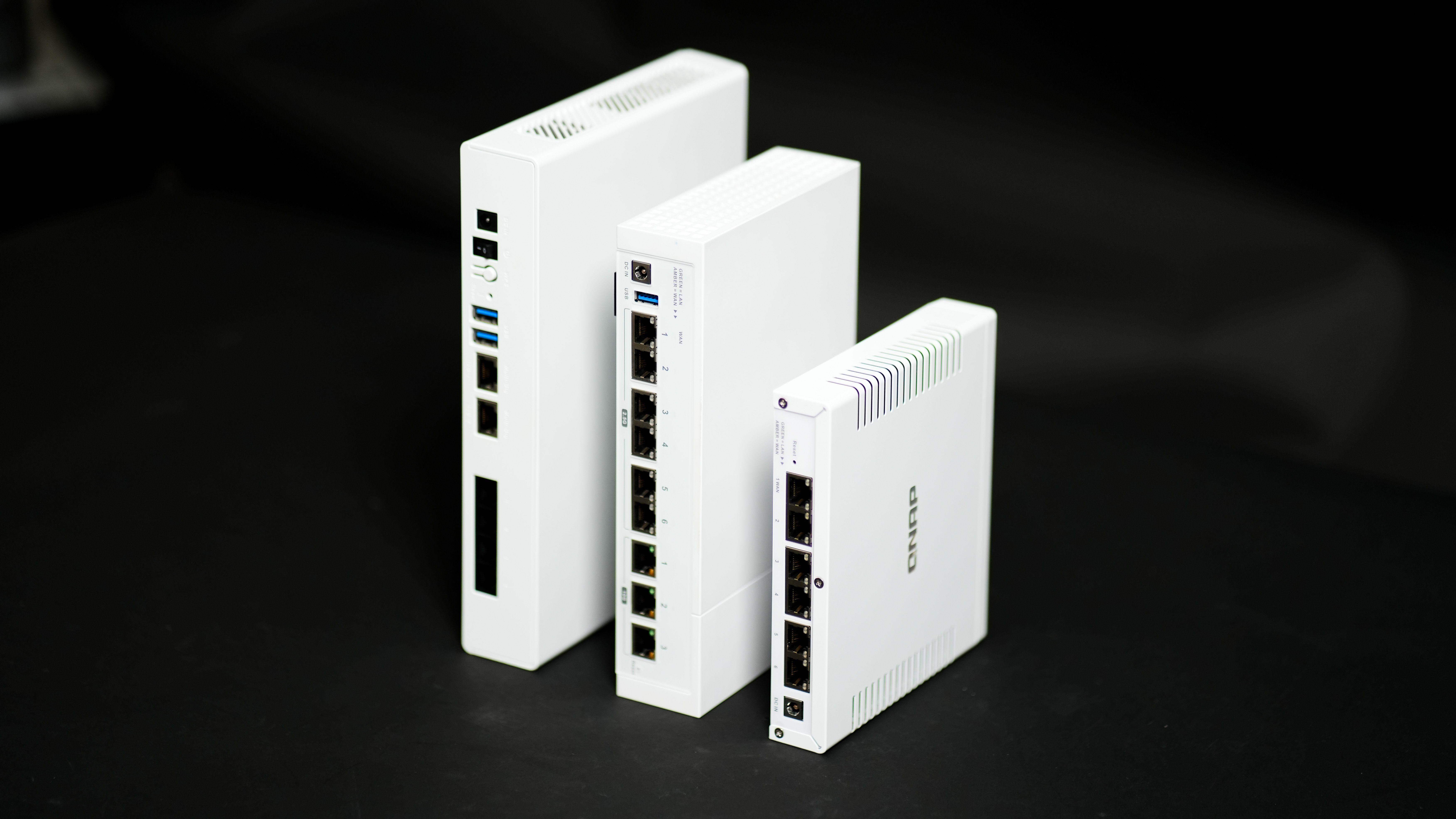 分享几个冷门顶级路由，威联通QHora系列丨支持万兆、WiFi6、OpenWrt功能 - 知乎