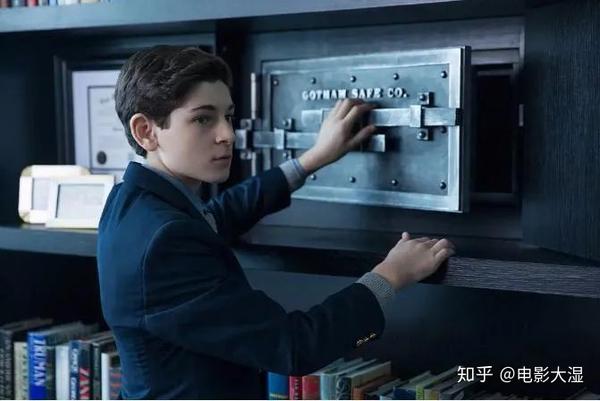 历任蝙蝠侠扮演者，哪一位令你印象最深？ - 知乎