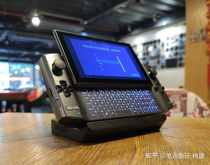 gpd win3和onexplayer哪个好一点？